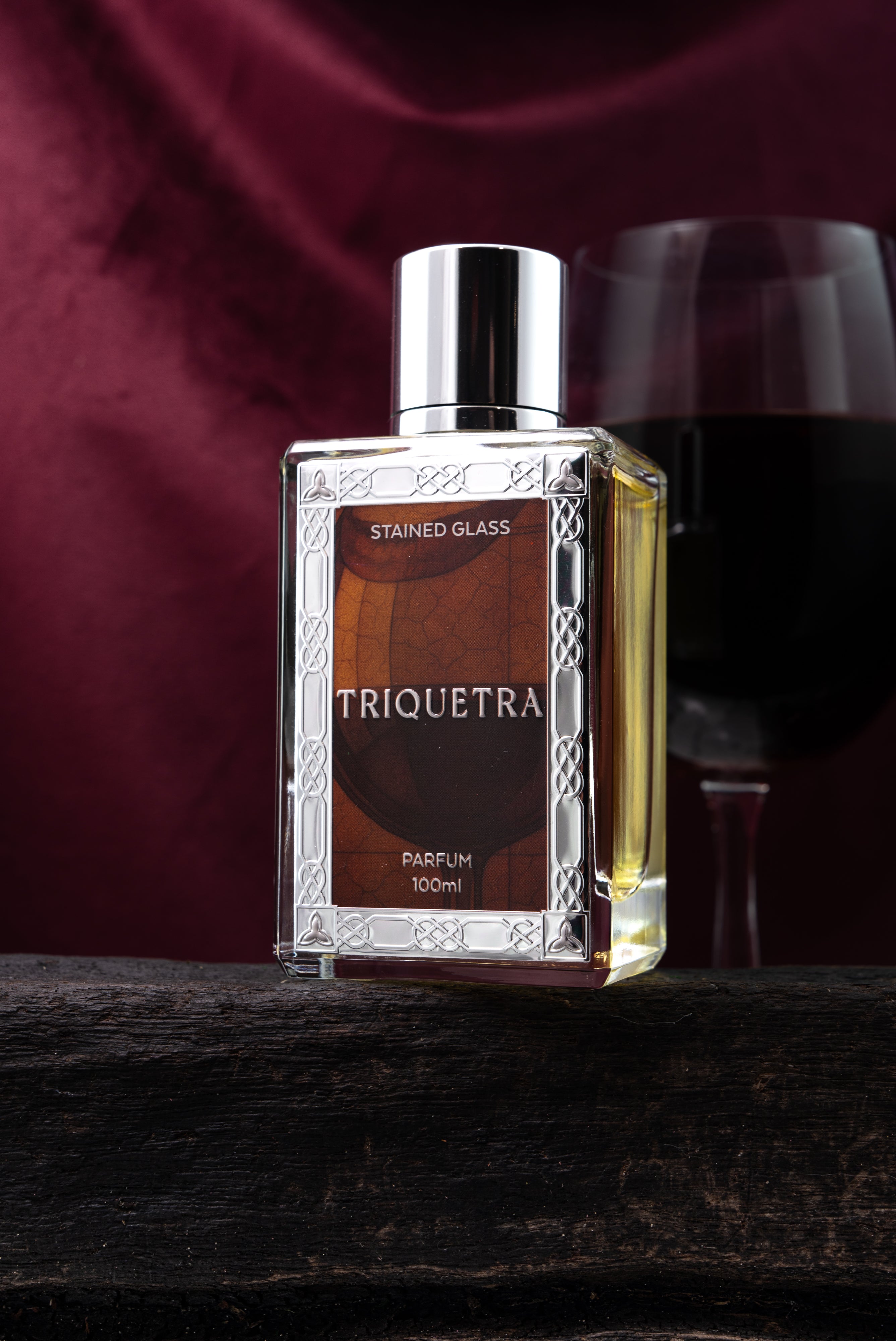 STAINED GLASS – Triquetra